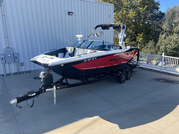 All Boat Inventory in Wichita, KS - Hughes Marine