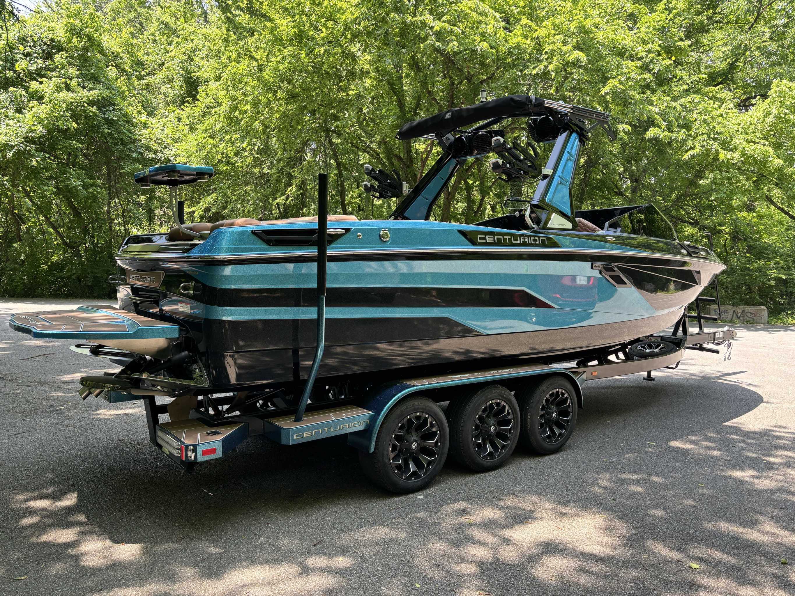 2024 Centurion Ri265 - Hughes Marine